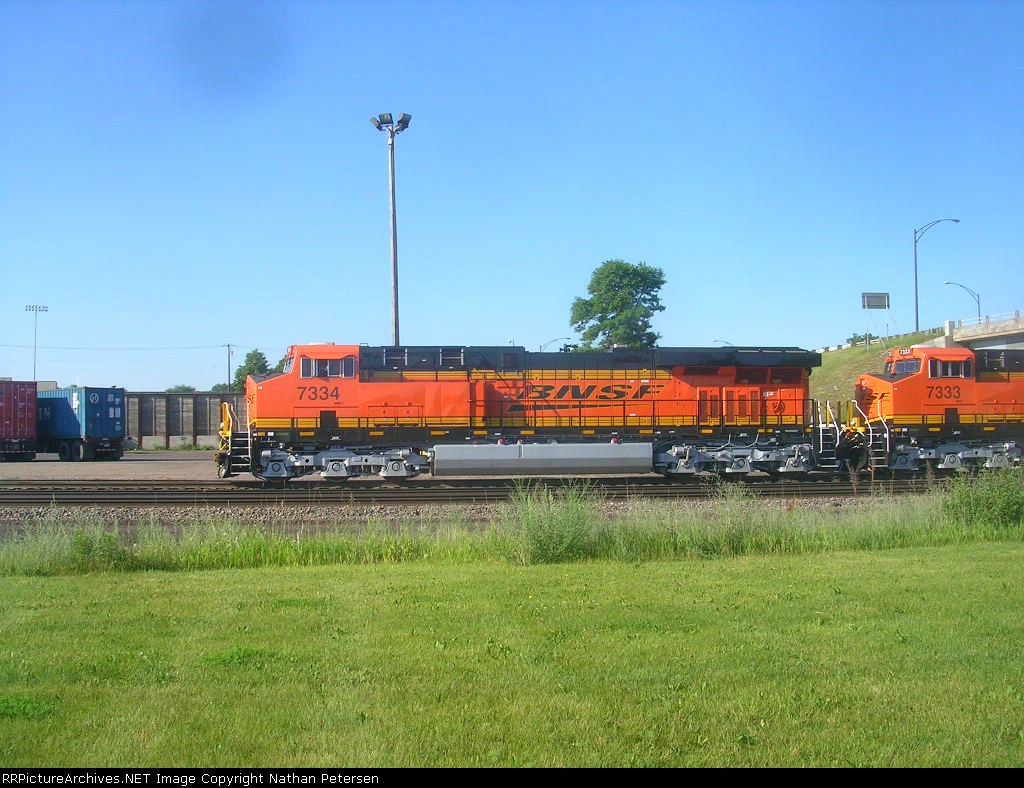 BNSF 7334